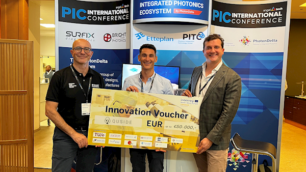 Voucher handover to Quside | Interreg NWE